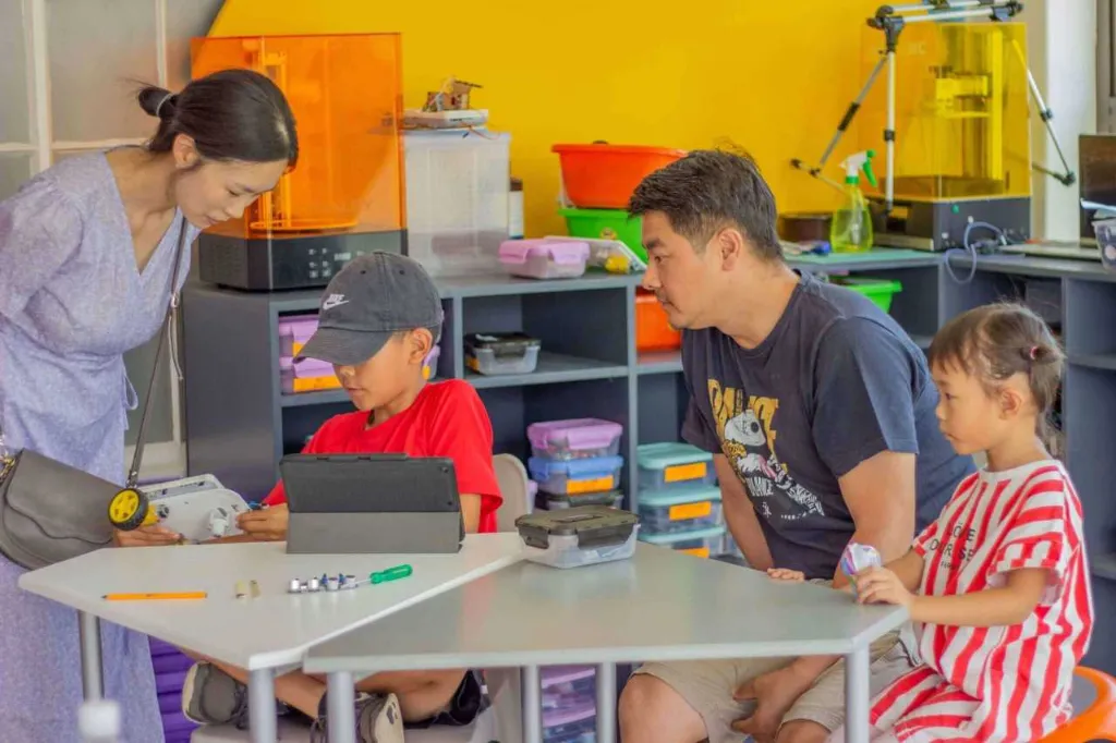 Extramural Classes – brainSTREAM